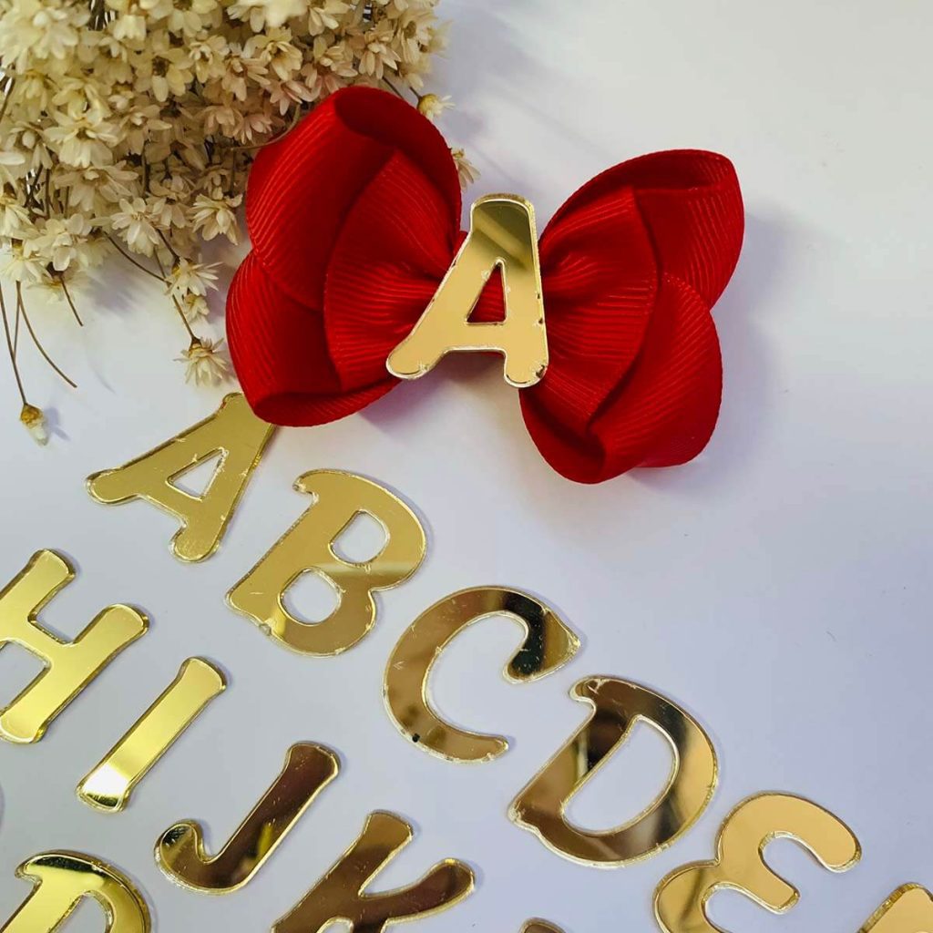 Aplique Alfabeto Letra para tiaras e laços em acrilico – Lara Aviamentos